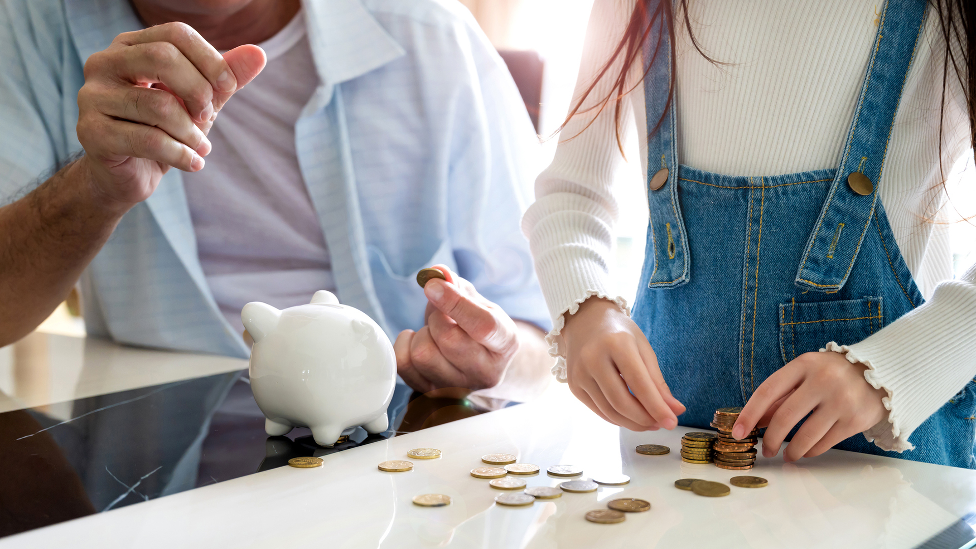 Four Tips to Teach Children to Save Responsibly